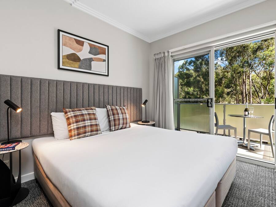 Estúdio Executivo | Roupa de alta qualidade, minibar, cofre no quarto, secretária