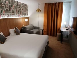 Quarto standard, 1 cama de casal | Sala de jantar