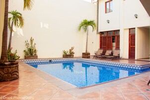Piscina externa sazonal