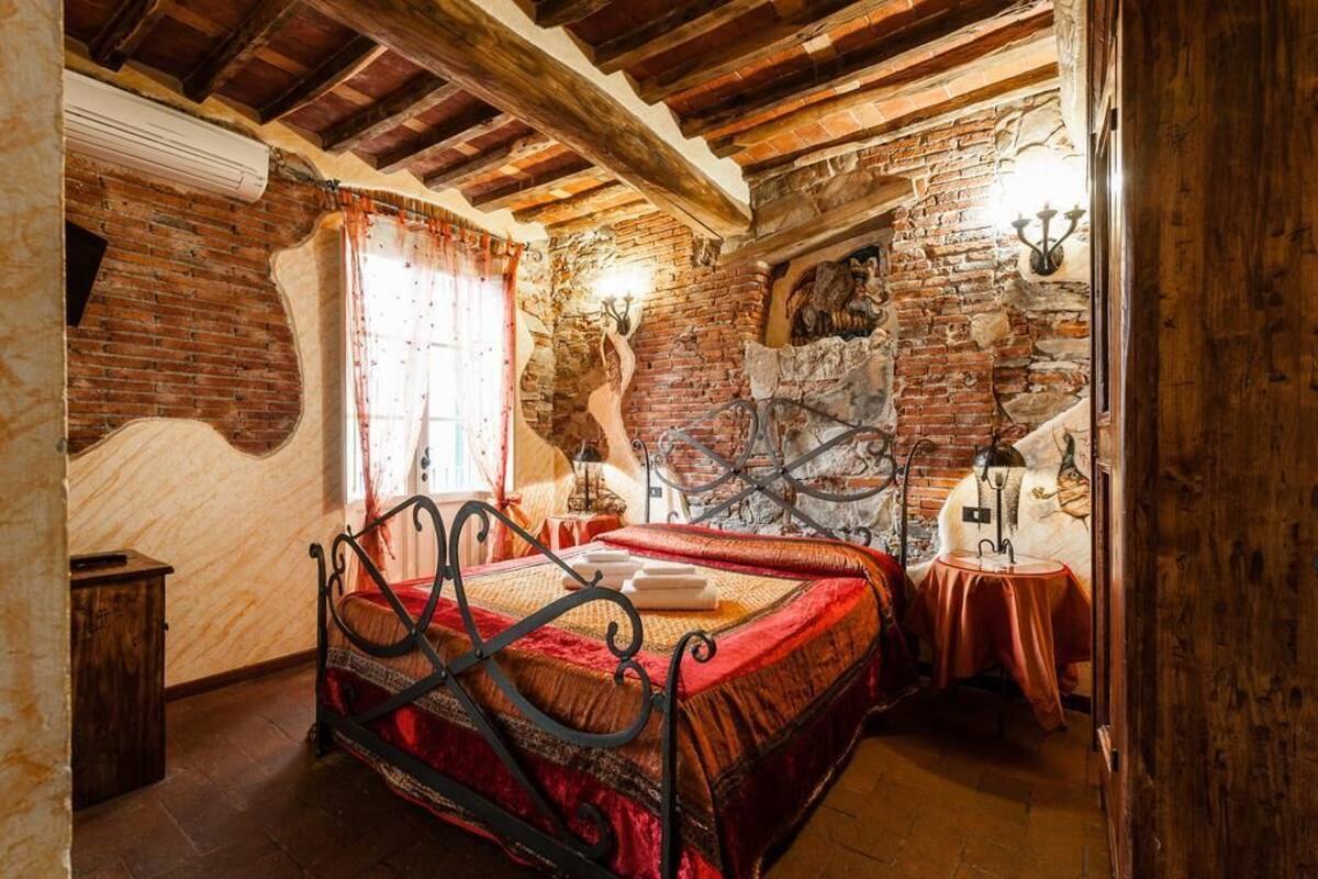 Quarto Clássico com Cama de Casal, não fumadores | Minibar, cofre no quarto, Wi-fi grátis, com decoração personalizada 