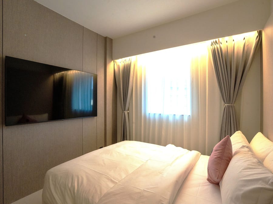 Quarto Duplo Deluxe (with breakfast) | Roupa de alta qualidade, minibar, cortinas/cortinados opacos