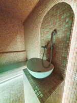 Sala(s) para tratamentos a casais, sauna, hammam, tratamentos corporais 