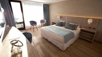 Quarto Duplo Superior | 4 quartos, minibar, cofre no quarto, Wi-fi grátis