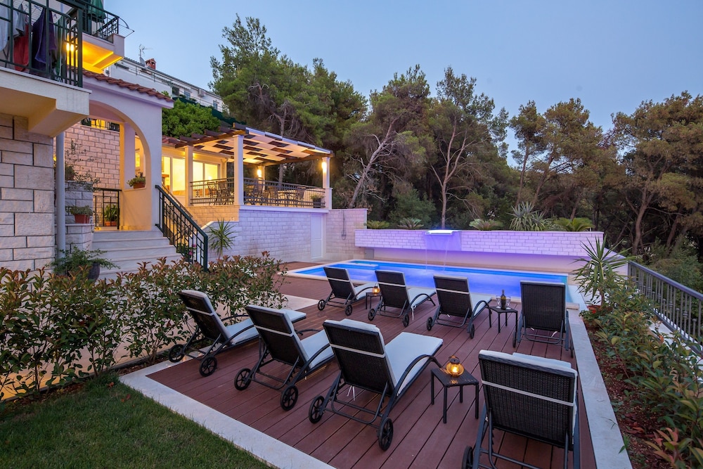 Villa Fani - Apartments And Rooms - Trogir