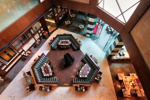 Pequenos-almoços, almoços e jantares servidos