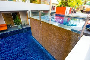 3 piscinas exteriores 