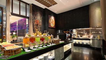 Café da manhã com buffet todos os dias (THB 470 por pessoa)