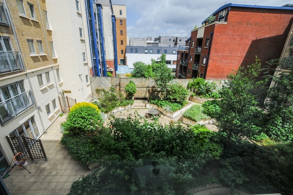 Apartamento Deluxe, 2 quartos | Vista para o pátio