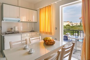 Geladeira, chaleira elétrica