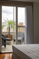 Suíte estúdio superluxo | Frigobar, cofres nos quartos, escrivaninha, quartos à prova de som