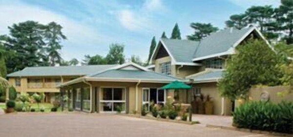 Three Rivers Lodge - Meyerton