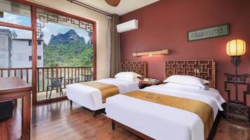 Quarto Standard, varanda | Roupa hipoalergénica, camas de colchão viscoelástico, minibar