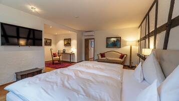 Quarto casal superior | 1 quarto, roupas de cama antialérgicas, frigobar, cofres nos quartos