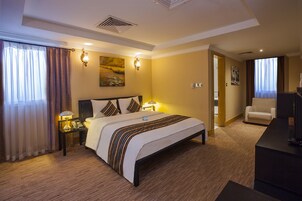 Suíte superior | Frigobar, cofres nos quartos, escrivaninha