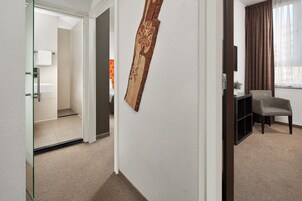 Quarto família, 2 quartos | Edredons de pluma, cofres nos quartos, escrivaninha