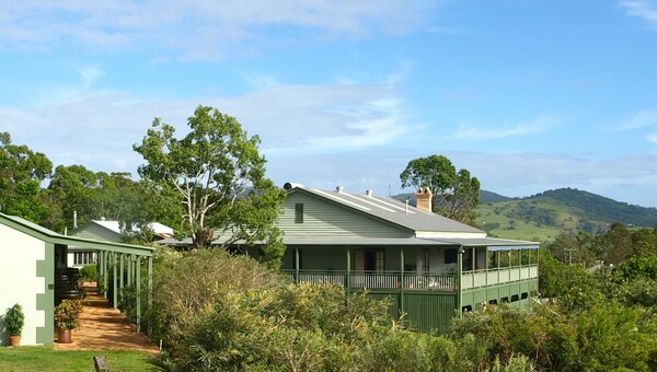 Amamoor Lodge - Noosa