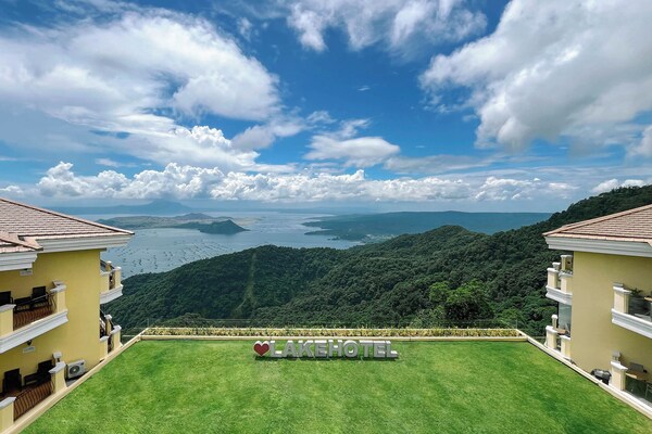 The Lake Hotel Tagaytay - Tagaytay