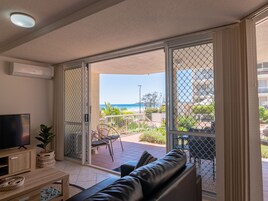 Televisor de 42 polegadas com canais por cabo 