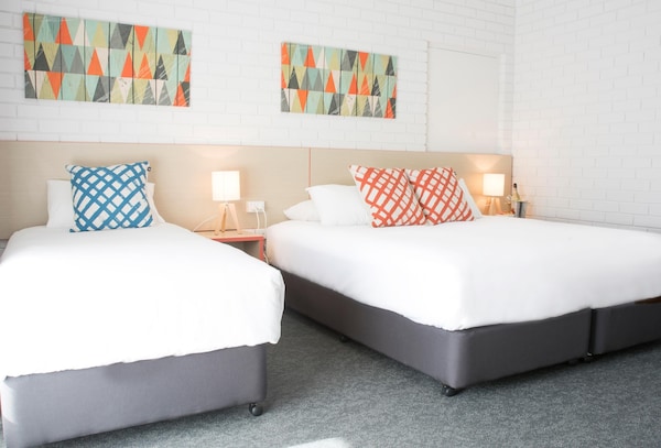 Nightcap At Archer Hotel - Nowra