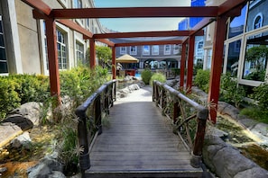 Piscina externa, piscina com cascata