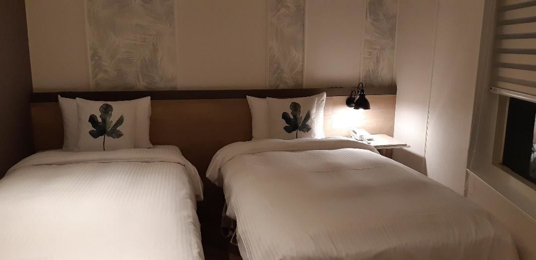 Cofres nos quartos, escrivaninha, Wi-Fi de cortesia
