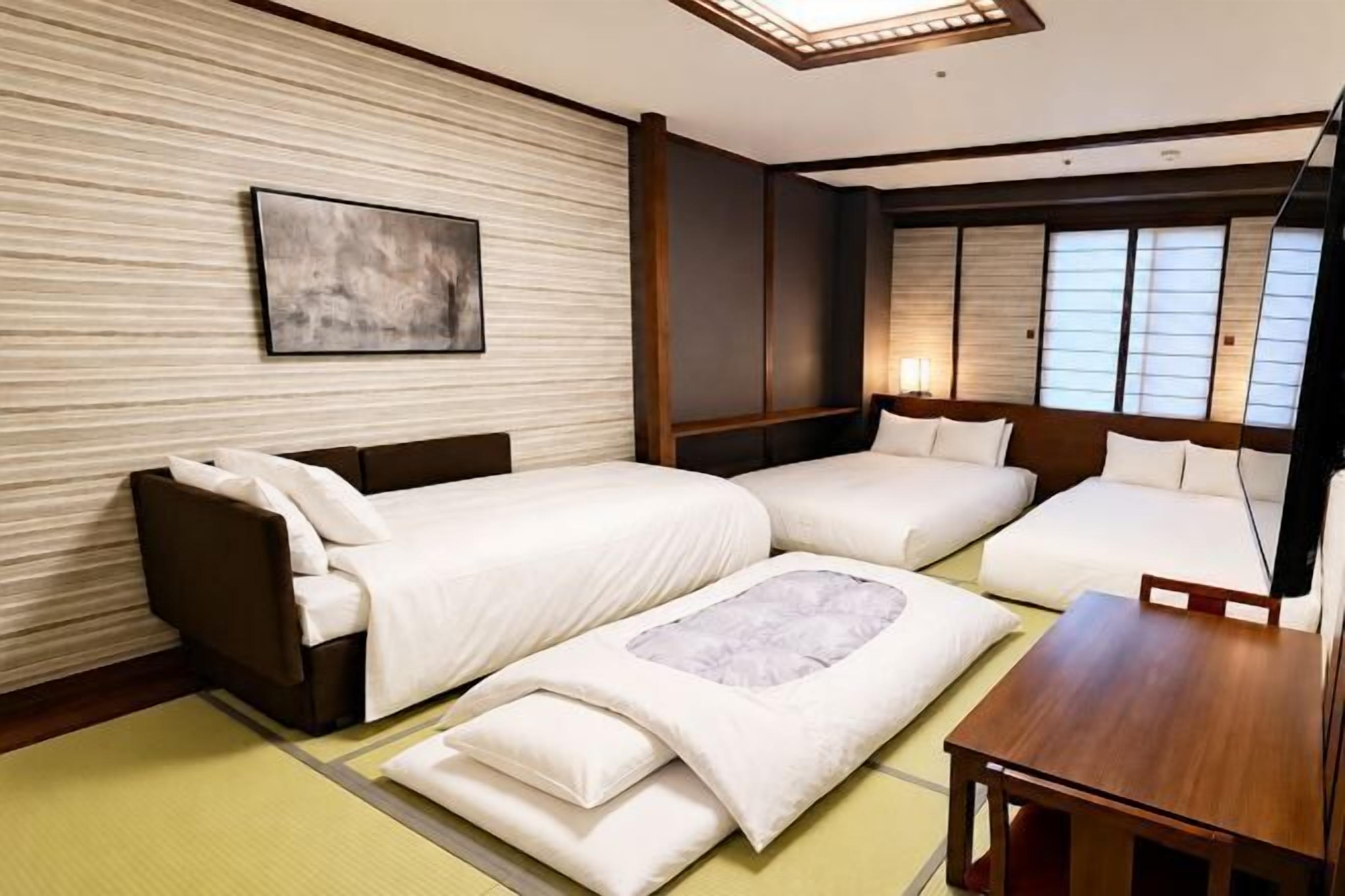 Cofres nos quartos, Wi-Fi de cortesia, roupa de cama