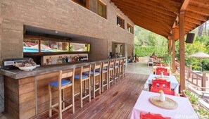 Pequeno-almoço completo diário incluído 