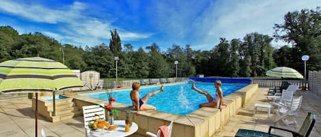 Piscina exterior sazonal