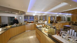 Pequeno-almoço tipo buffet diário incluído 