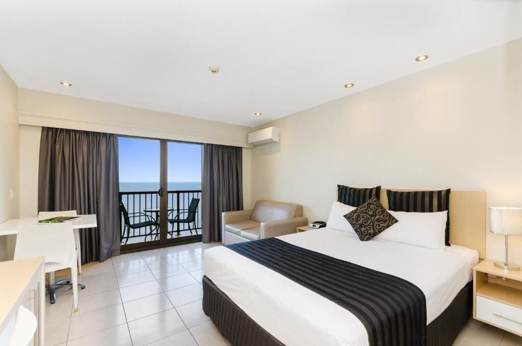 Estúdio Executivo, 1 cama queen-size, não fumadores, vista para o oceano | Com decoração personalizada, com mobília individualizada 