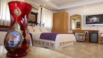 Suite Lua de Mel | Minibar, cofre no quarto, Wi-fi grátis