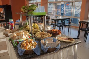 Buffet de pequeno-almoço