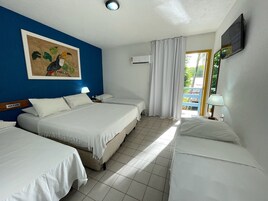 Superior Quintuple Room  | Minibar, cortinas/cortinados opacos, Wi-fi grátis 