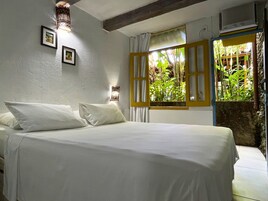 Quarto Duplo Standard | Minibar, cofre no quarto, cortinas/cortinados opacos, Wi-fi grátis 