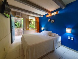 Quarto Duplo Standard | Minibar, cofre no quarto, cortinas/cortinados opacos, Wi-fi grátis 