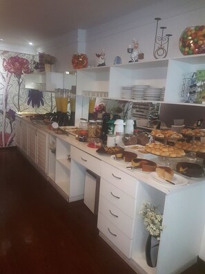 Buffet de pequeno-almoço