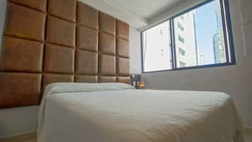 Wi-Fi de cortesia, roupa de cama