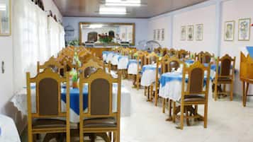 Pequeno-almoço tipo buffet diário incluído