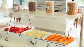Pequeno-almoço tipo buffet diário incluído