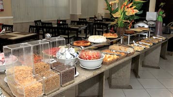 Pequeno-almoço tipo buffet diário incluído