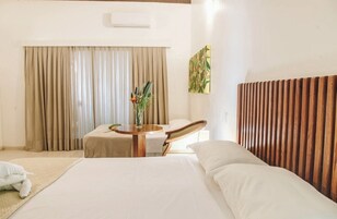 Luxo | Frigobar, cofres nos quartos, individualmente decorados