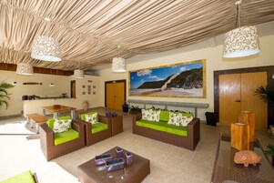 Área de estar no saguão