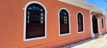 Fachada da propriedade