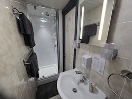 Quarto Duplo Superior, casa de banho anexa | Casa de banho