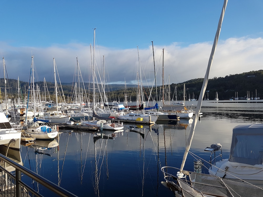 Oyster Cove Chalet - Tasmania
