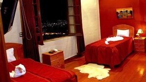 Quarto casal | Escrivaninha, camas extras/dobráveis (sobretaxa), Wi-Fi de cortesia