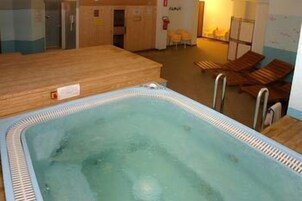 Banheira de hidromassagem interior