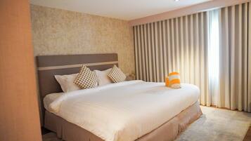 Quarto luxo (King) | Roupas de cama premium, edredons de pluma, cofres nos quartos