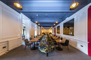 Pequenos-almoços e jantares servidos, incluindo cozinha local 