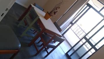 Flat | Opções para refeição no quarto